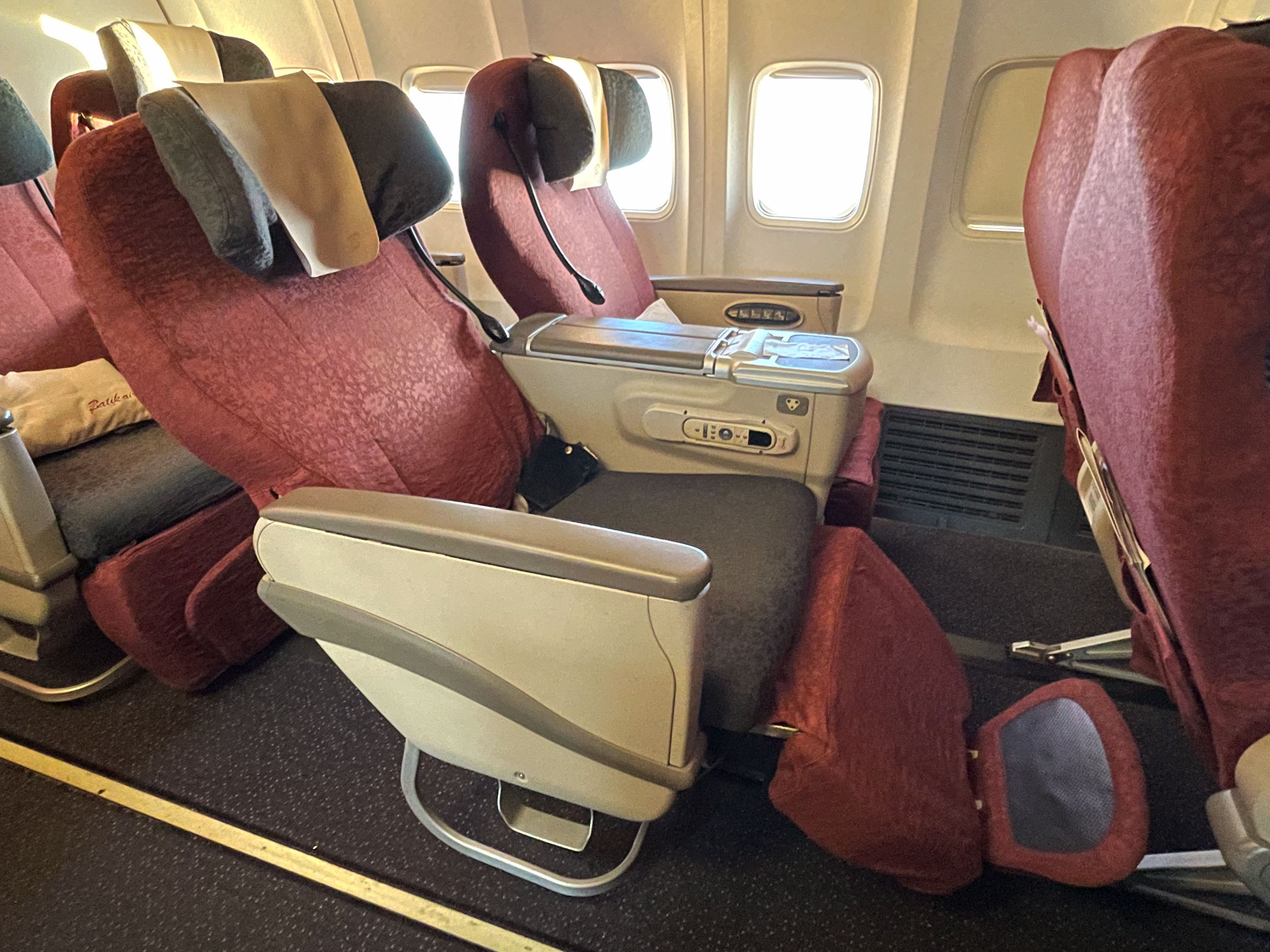 Review: Batik Air Boeing 737 Business Class (CGK-YIA)